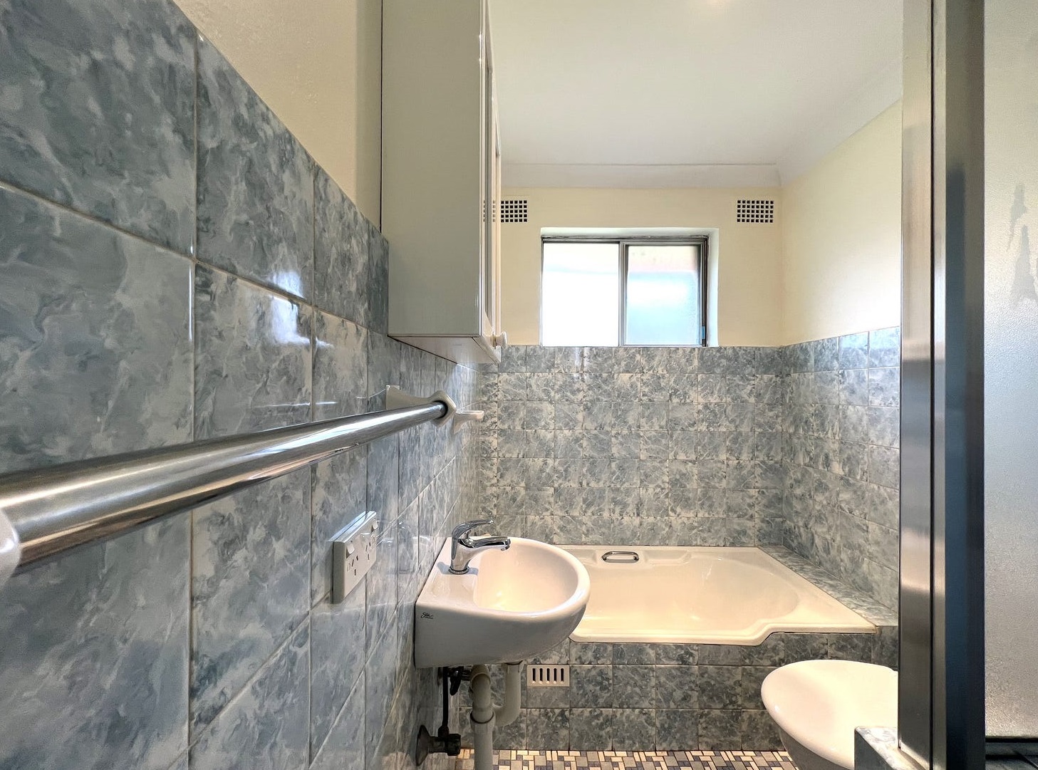 b3cf0515-3cc2-4edb-af5a-4f97c770737b | Noonan Real Estate Agency